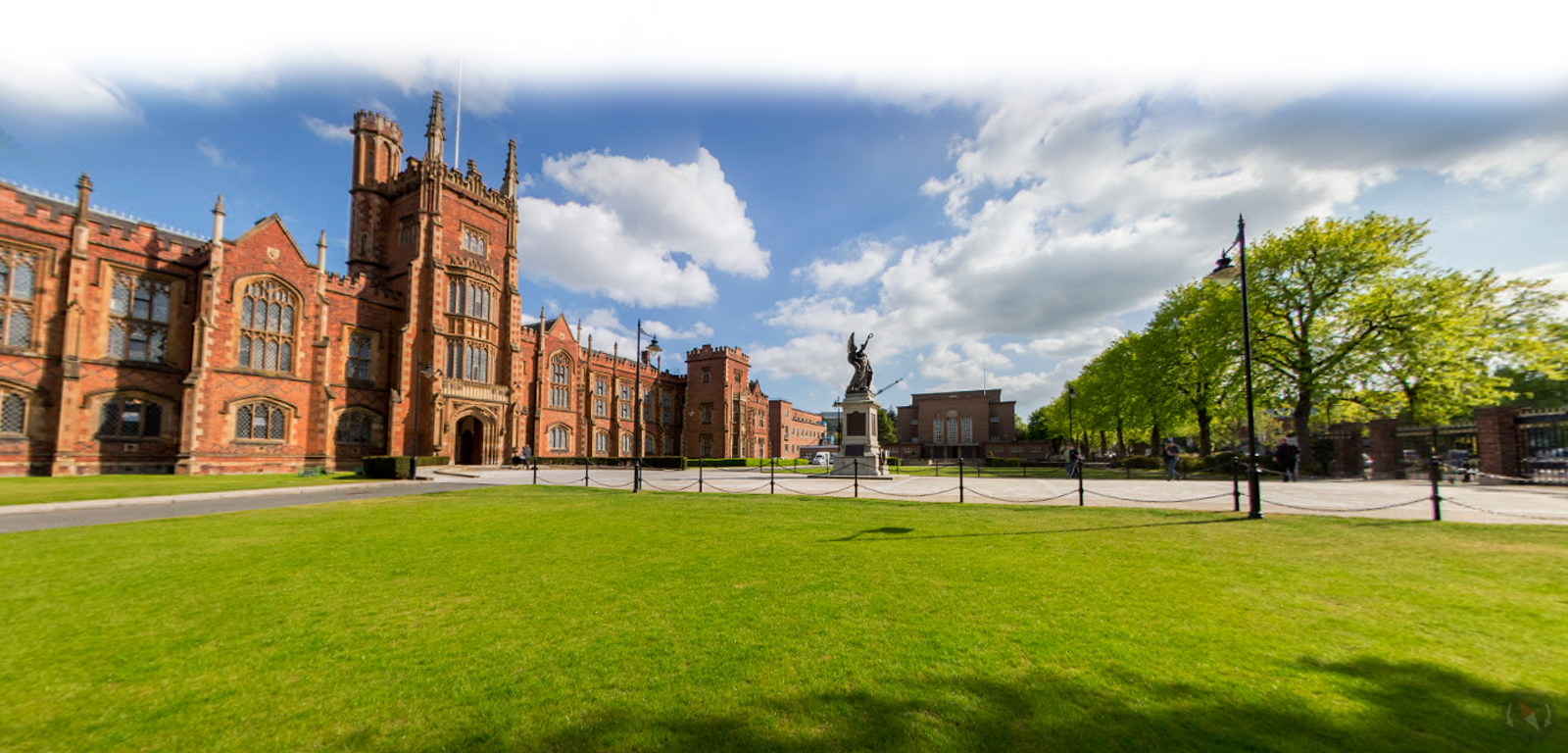 Đại học Queen's Belfast - ApplyZones